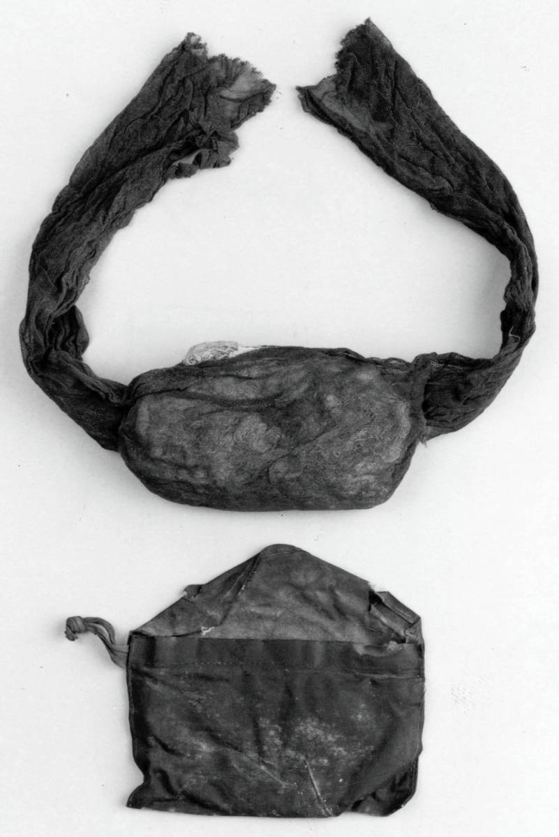 1915: The First British Gas Masks | Simon Jones Historian